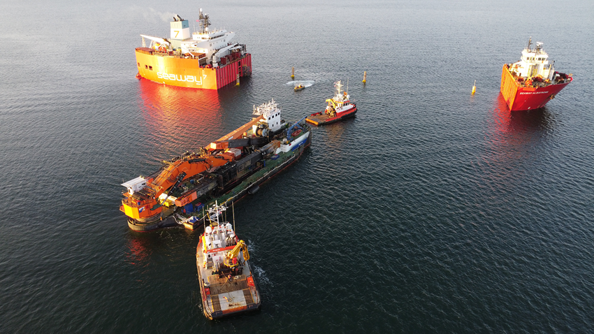 Assisting at float-on operation | Port Agency services by Blue Water