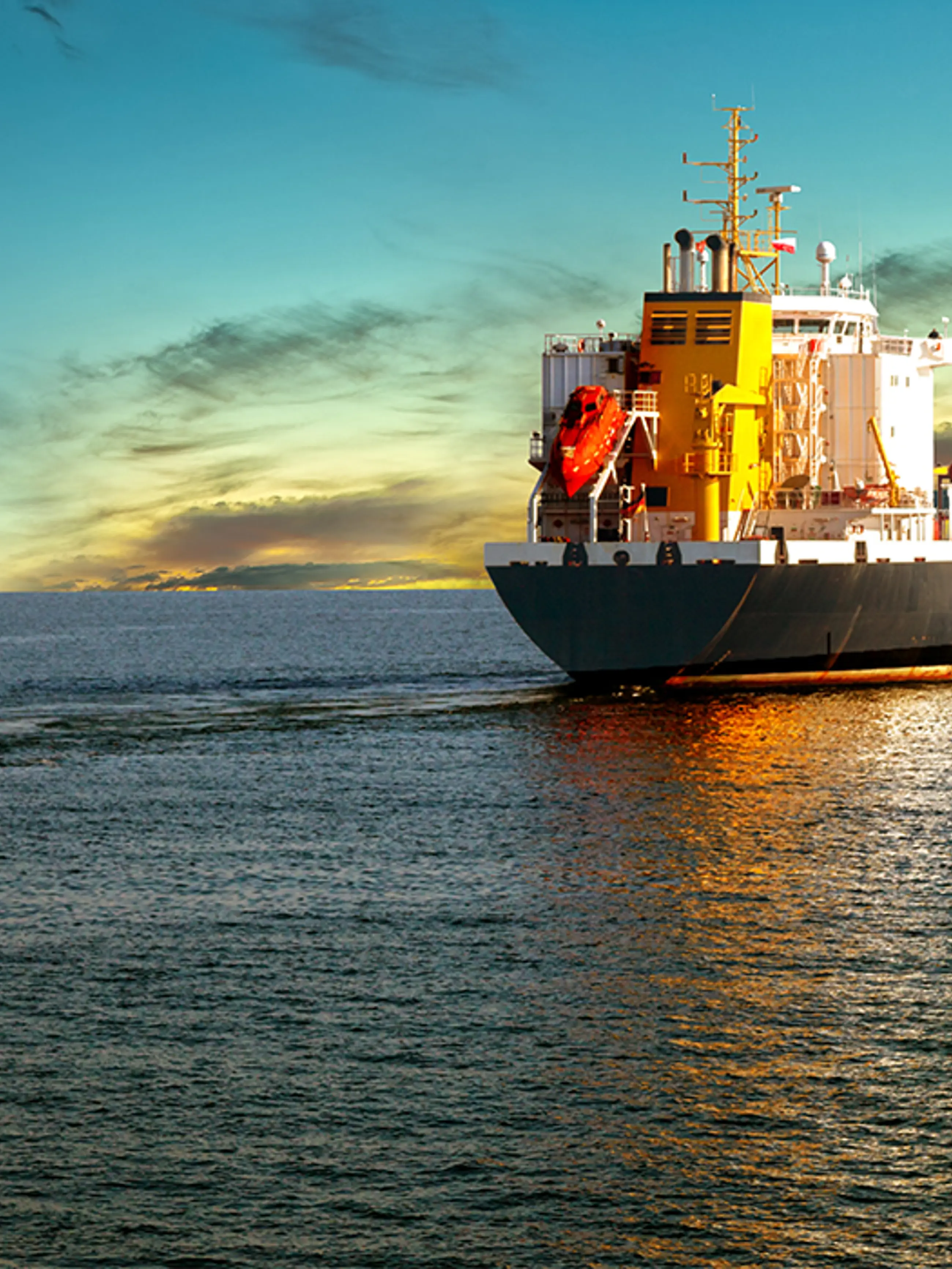Vessel Chartering for wind, reefer and projects transports