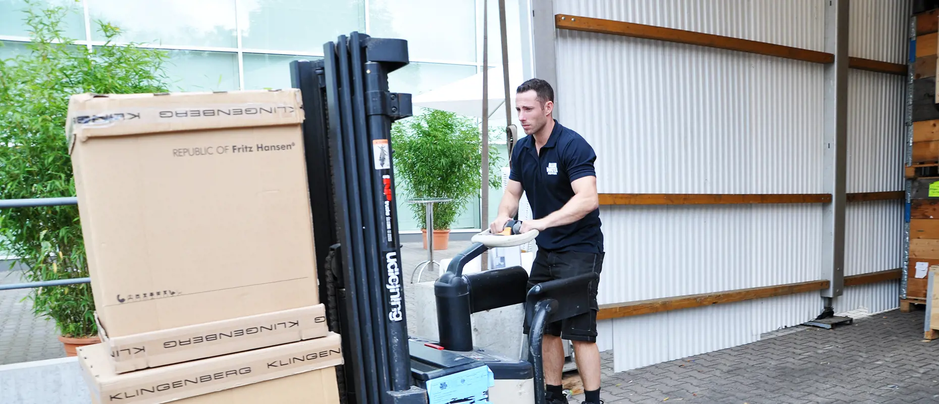 Exhibition Logistics and coordination for fairs and trade shows worldwide
